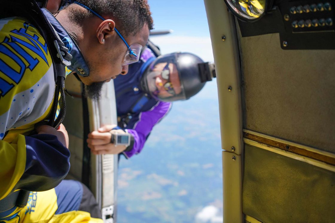 What Is Tandem Skydiving? | Skydiving.com